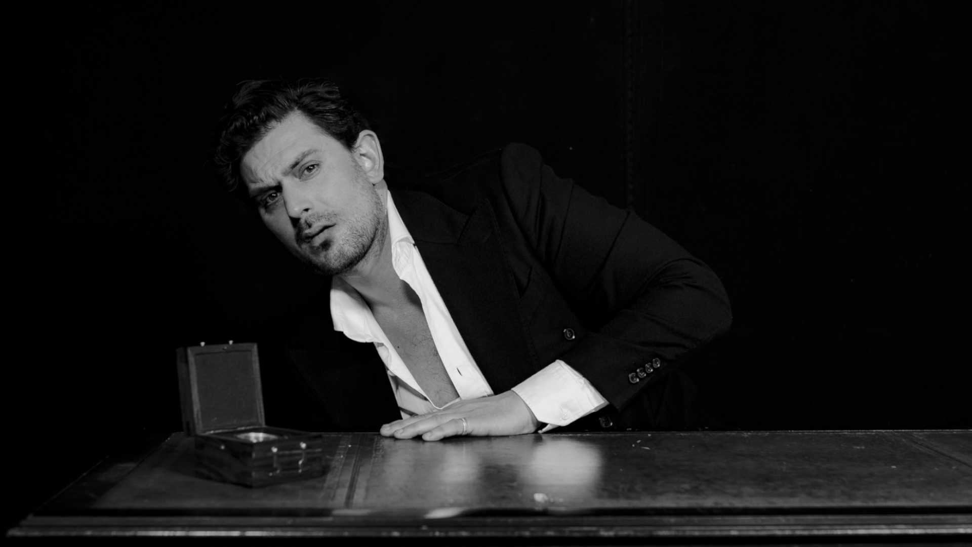 Critically acclaimed artist Luke Elliot (US) release new third album ...